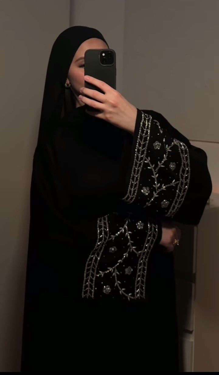 5 Inspirasi Model Abaya Modern untuk Pebisnis Busana Muslim