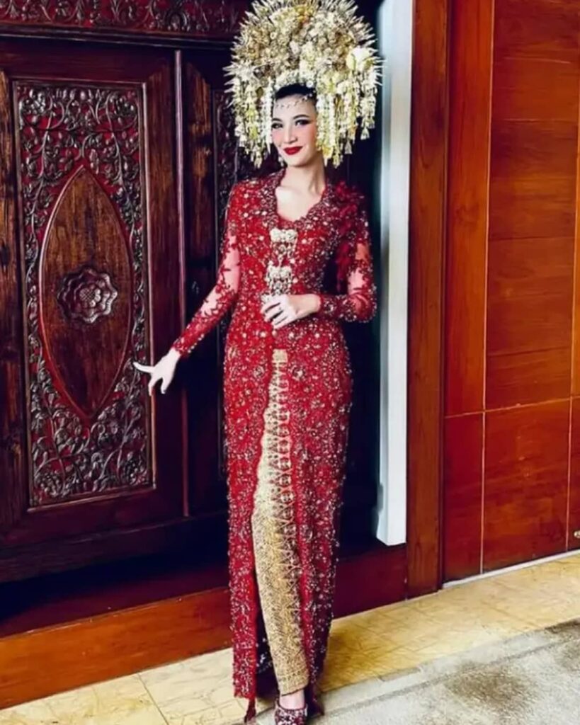 Tips Memadukan Kamen Songket Bali untuk Tampilan Anggun