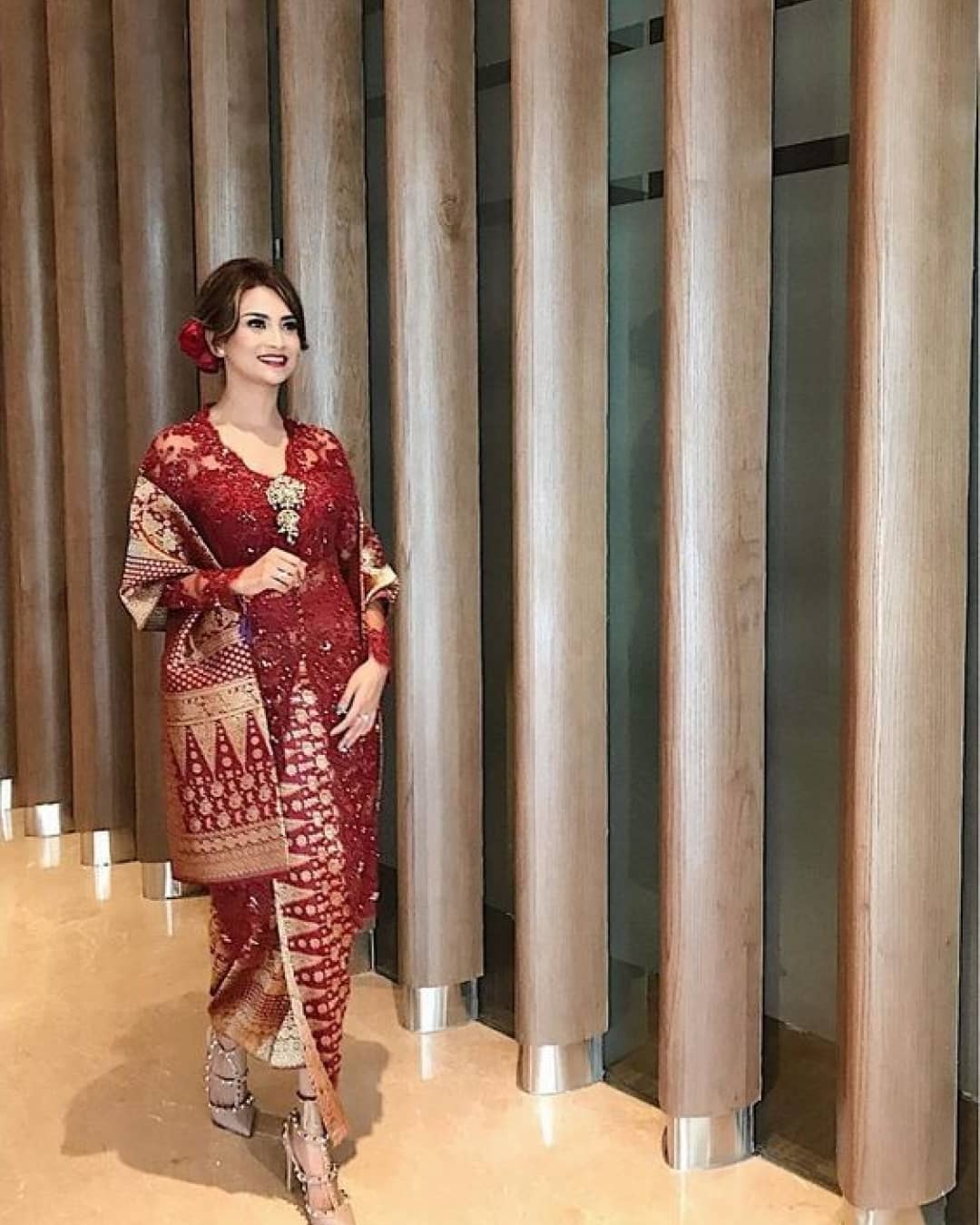 Tips Memadukan Kamen Songket Bali untuk Tampilan Anggun
