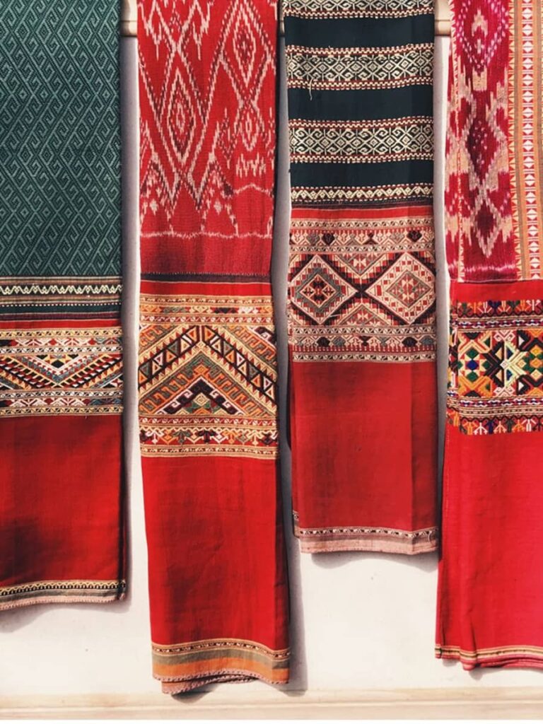 12 Motif Kain Ulos Beserta Makna dan Penggunaannya